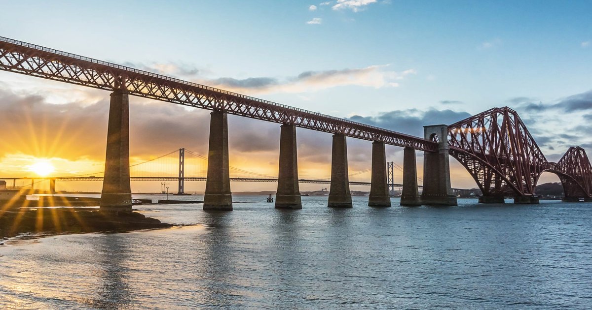 Boat and Bus Tour to discover Edinburgh's bridges / Authentic Europe