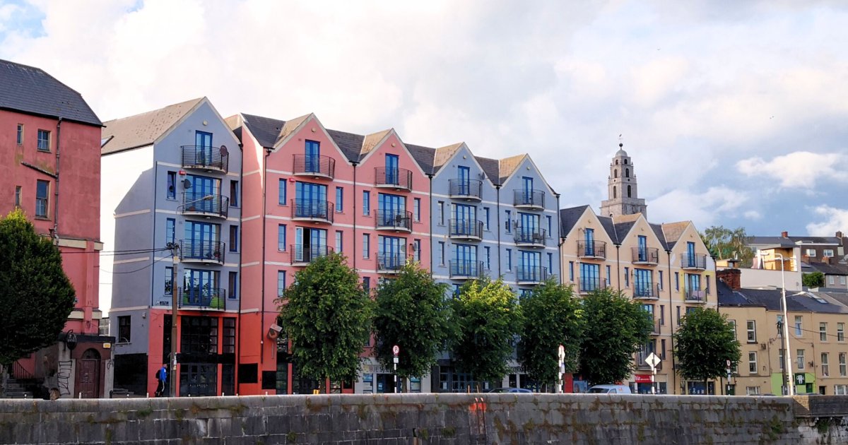 Guided walking tour in Cork City / Authentic Europe