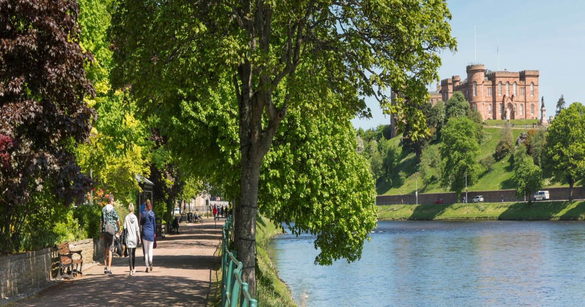 Walking tour in Inverness: Listen to the people's story / Authentic Europe