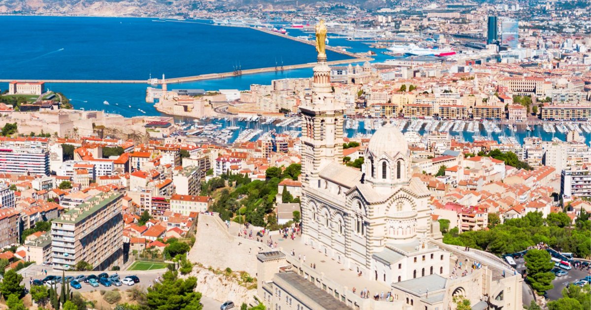 Morning Guided walking tour of Marseille / Authentic Europe