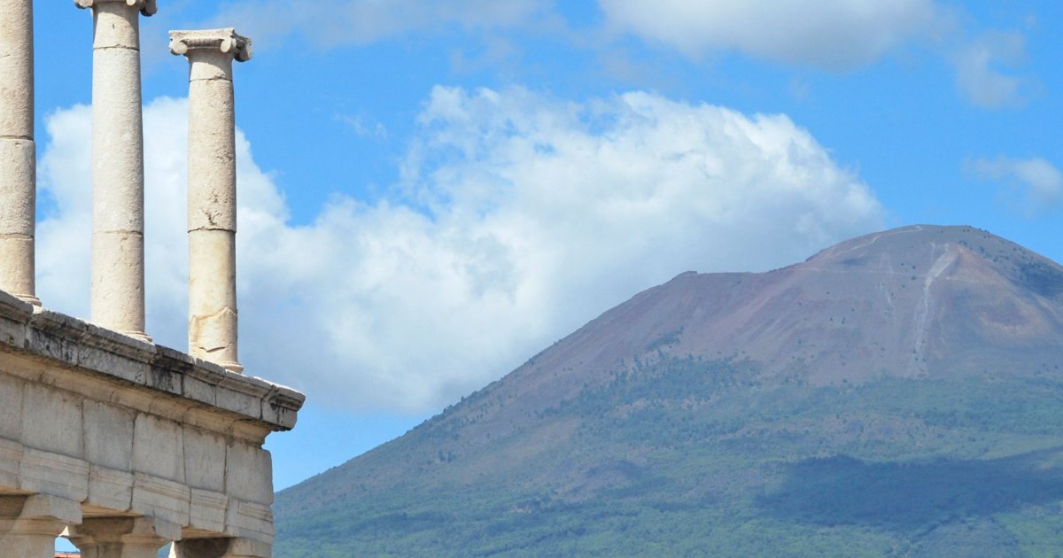 Day trip from Naples: Pompeii & Vesuvius / Authentic Europe