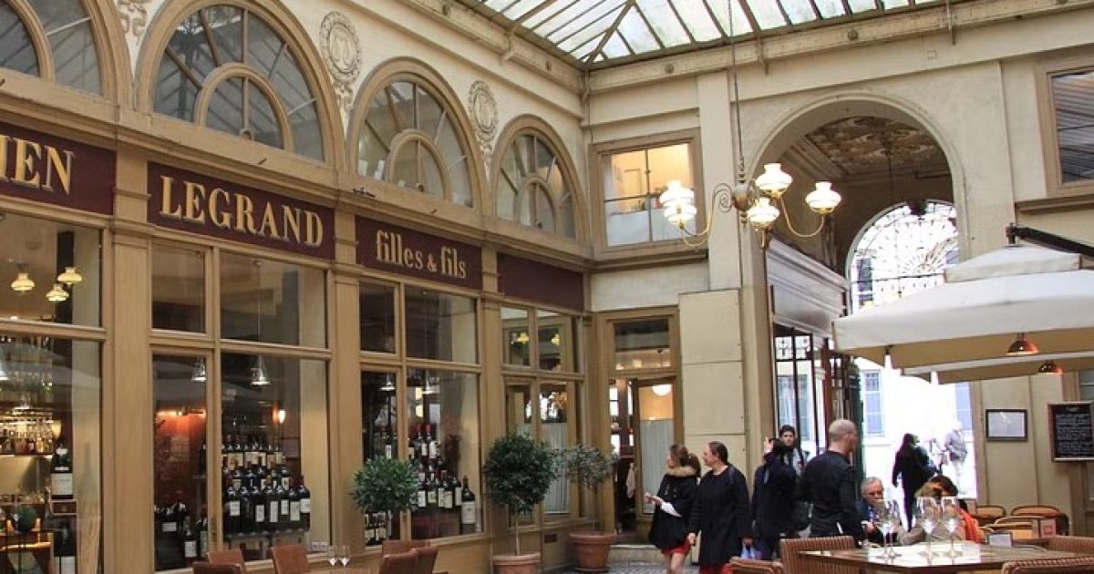 Guided-tour in Paris: Explore the Covered Passages / Authentic Europe