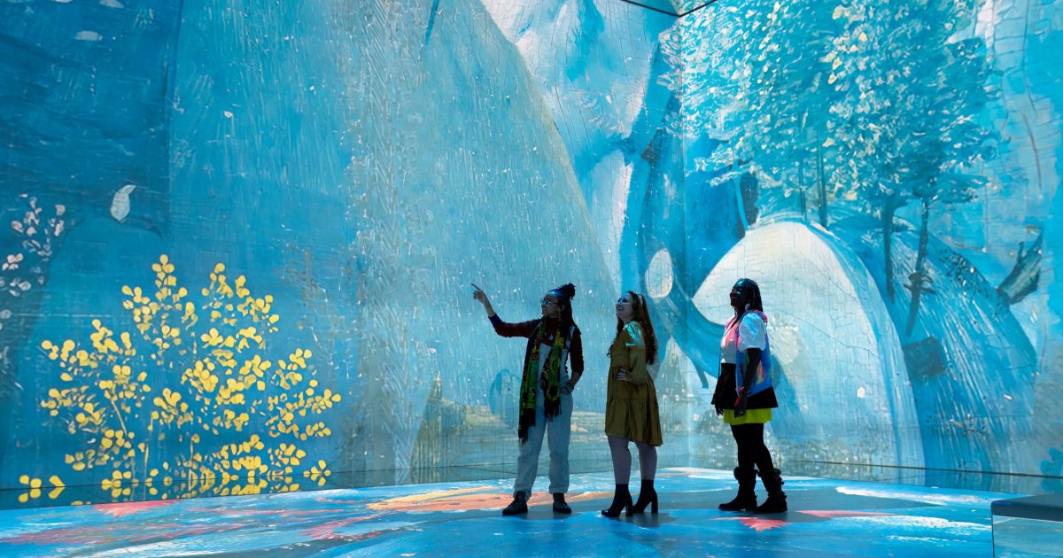 Visit multi-sensory galleries at Frameless / Authentic Europe